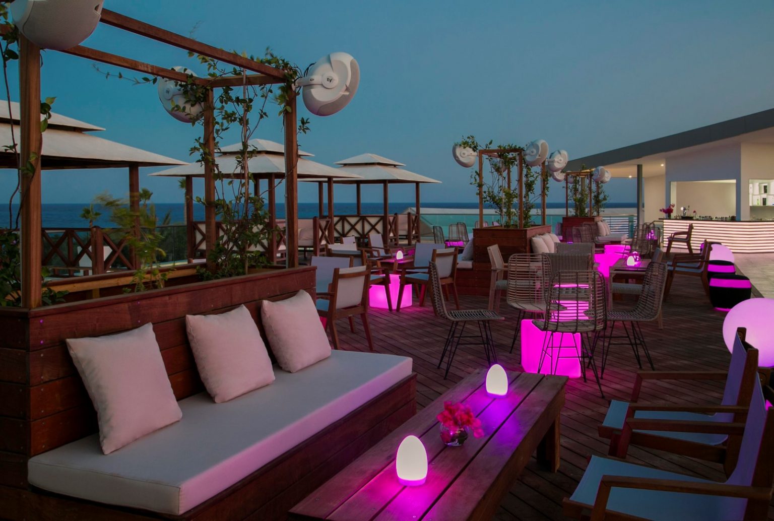 Panorama Rooftop Bar – Asterias Hotel